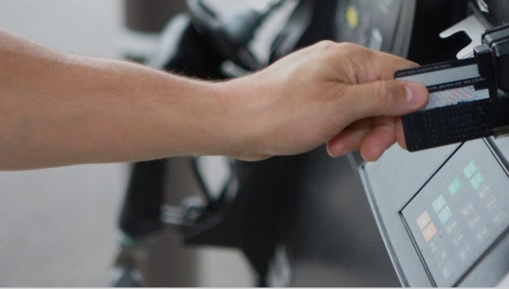 Why Fuel Cards Are So Crucial to the Logistics Industry | RoadSync