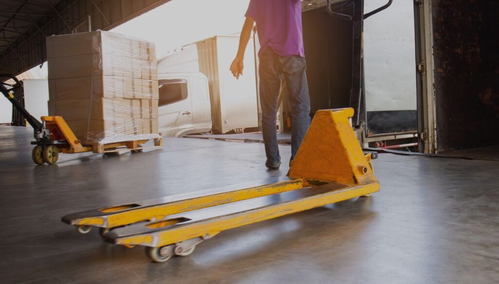 Cross-Docking: What It Is and How It's Impacting Warehouse Payments | RoadSync